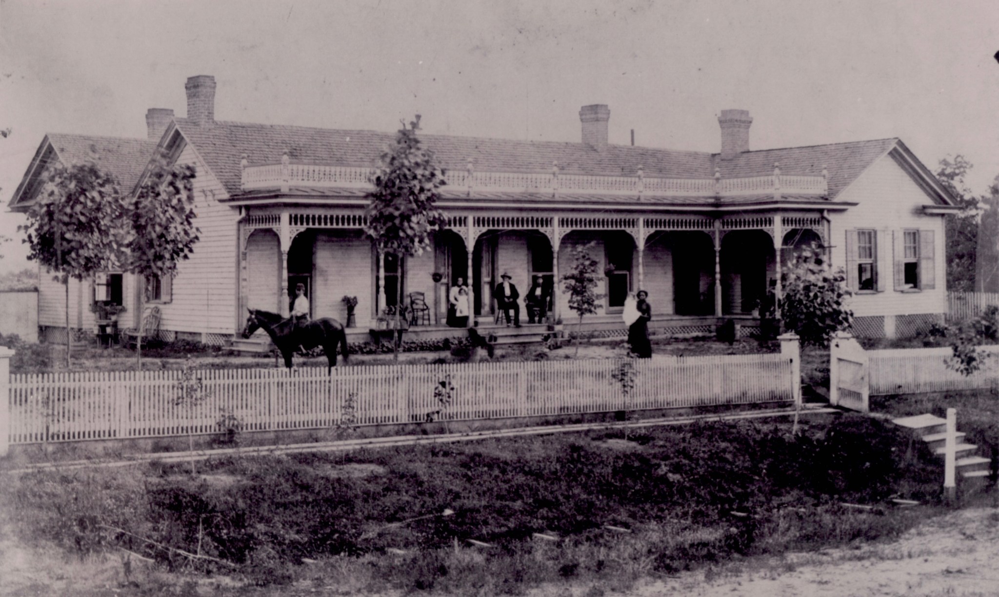 Blake-Mullins-Callicutt House (The Terrace) (1842) – Hill Country History